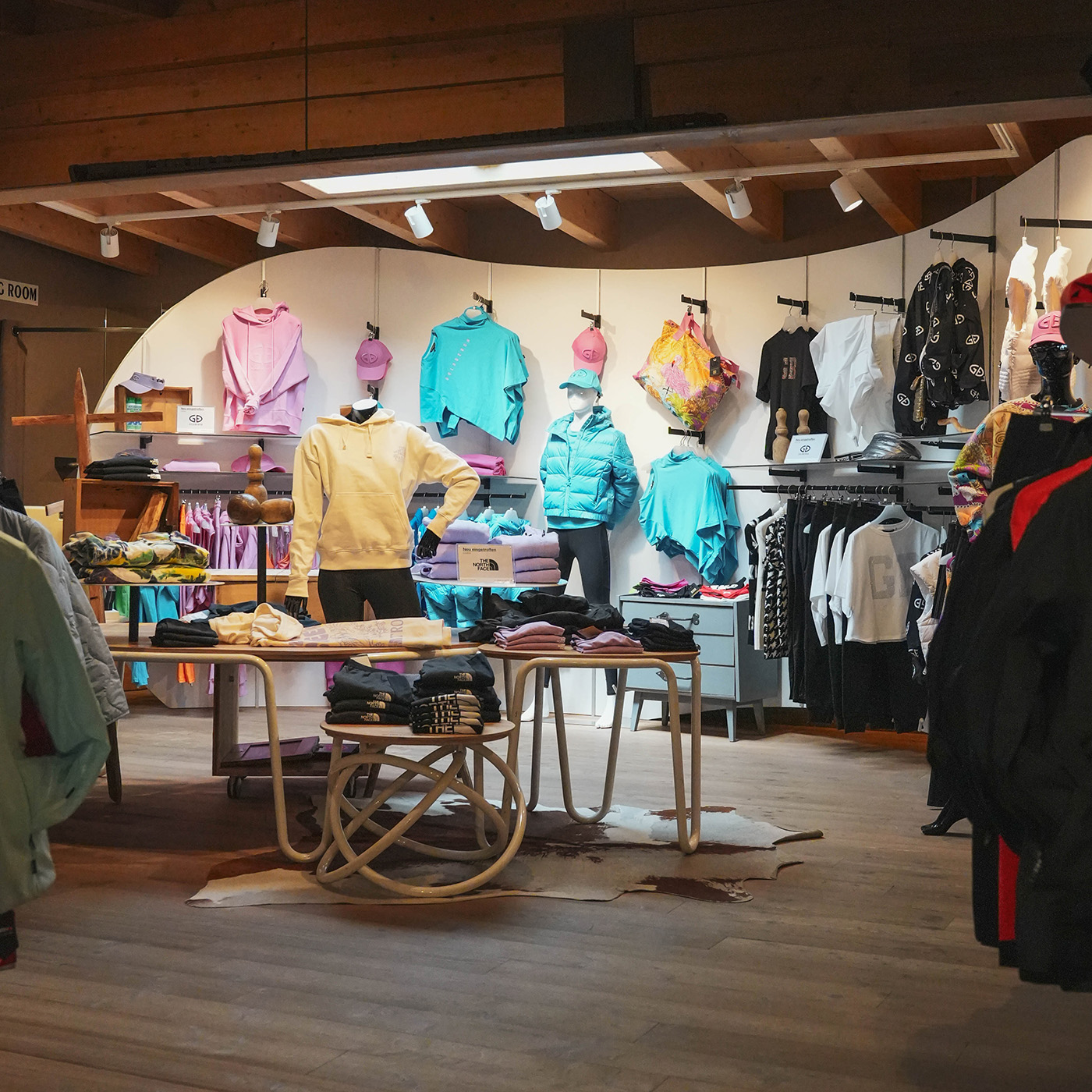 Don't miss hiking & skiing trends at Intersport Glanzer Sölden Zentrum